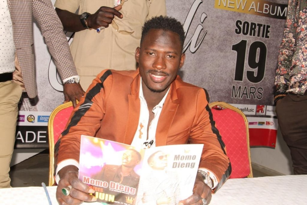 Momo Dieng confirme son talent avec un 2e album de 12 titres